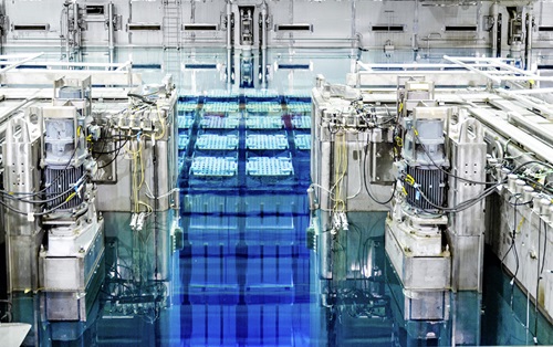 Nuclear pools - a safe storage of spent fuel before recycling